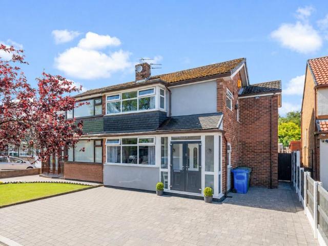 3 bedroom semi detached house for sale
