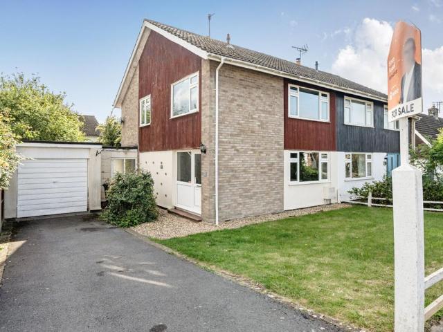 3 bedroom semi detached house for sale