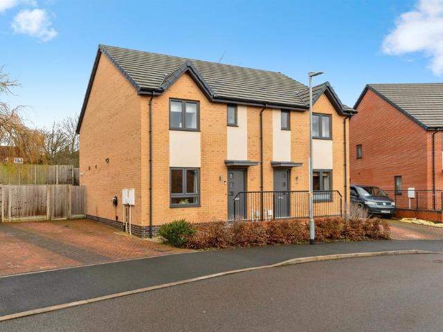 3 bedroom semi detached house for sale
