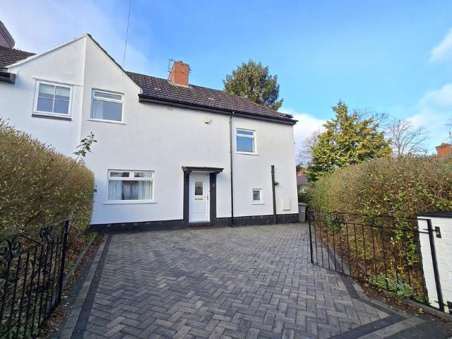 3 bedroom semi detached house for sale