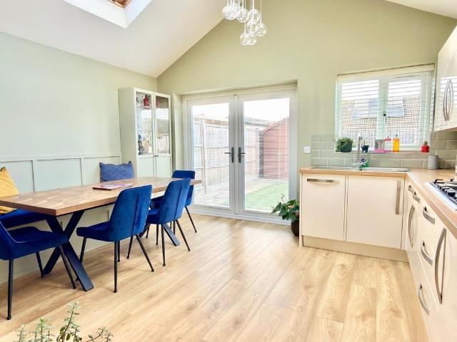 4 bedroom semi detached house for sale