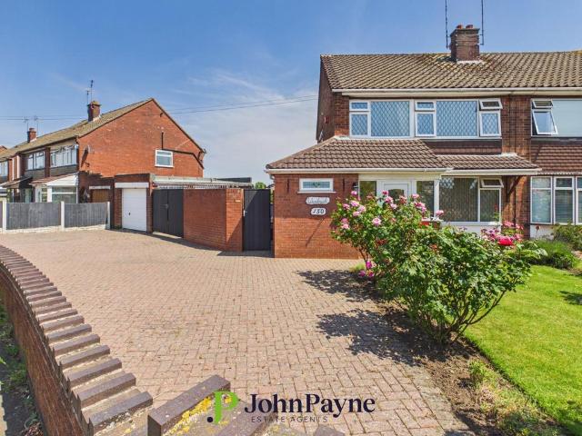 3 bedroom semi detached house for sale