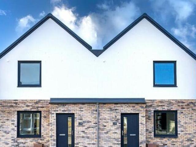 3 Bedroom Semi detached House For Sale In 47 Kelhope View, Kirkcaldy