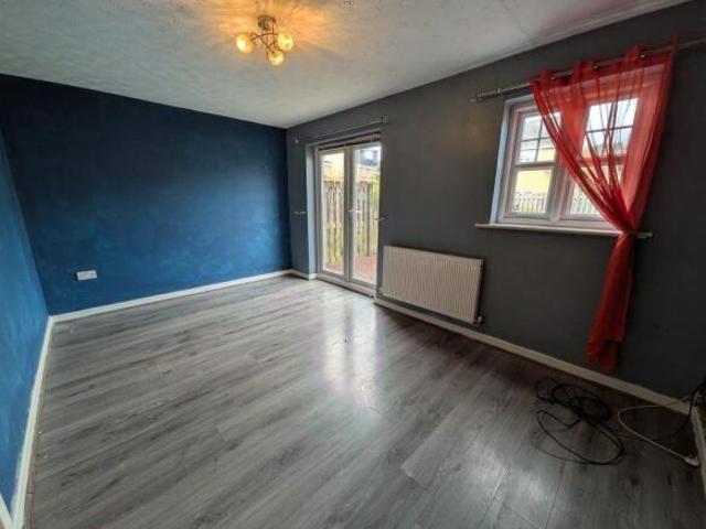 3 bedroom semi detached house for sale in 10, Berrydale Close Allerton, Bradford, BD15 7UD, BD15