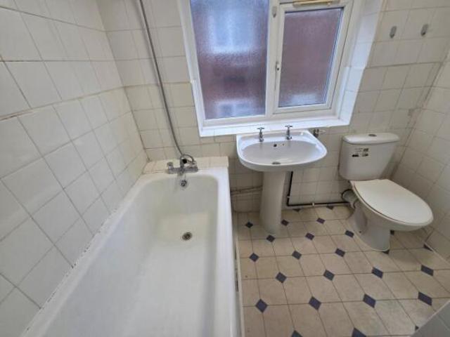 3 bedroom semi detached house for sale in 167 Westmorland Avenue, Luton, Bedfordshire, LU3 2PU, LU3