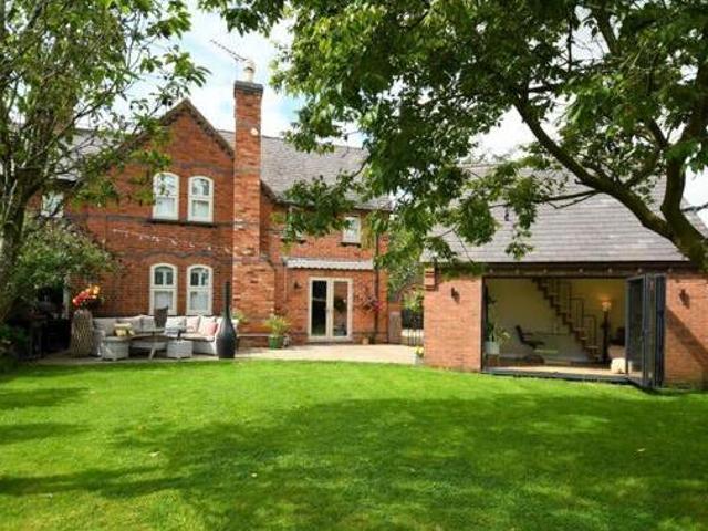 3 Bedroom Semi detached House For Sale In Tatenhill Common, Rangemore