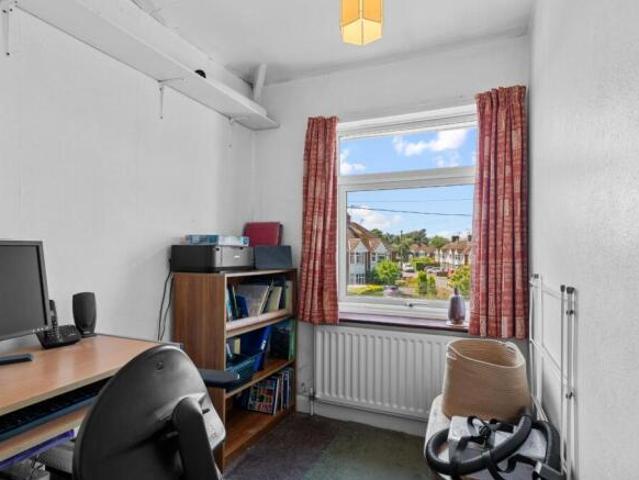 3 bedroom semi detached house for sale in Taylor Avenue, Royal Leamington Spa, CV32
