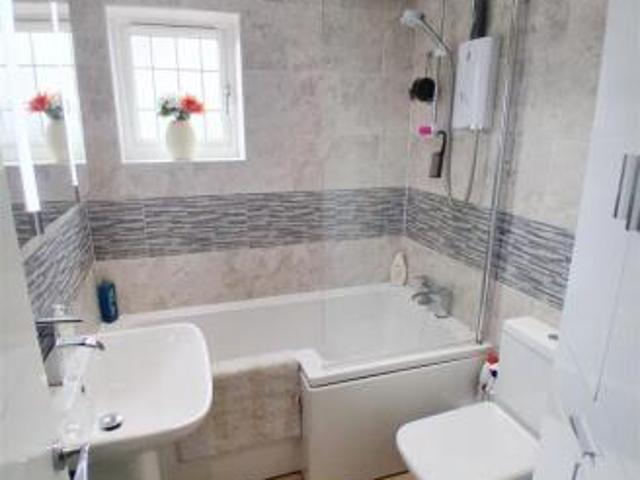 3 bedroom semi detached house for sale in Telford Way, Yeading, Hayes, UB4