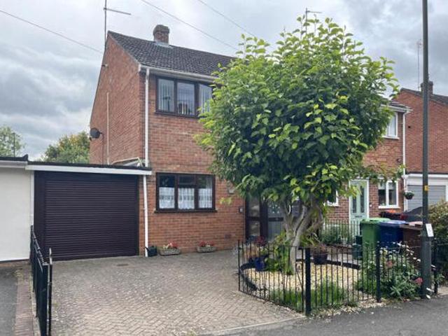 3 Bedroom Semi detached House For Sale In Tewkesbury