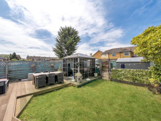3 bedroom semi detached house for sale in Thong Lane, Gravesend, DA12