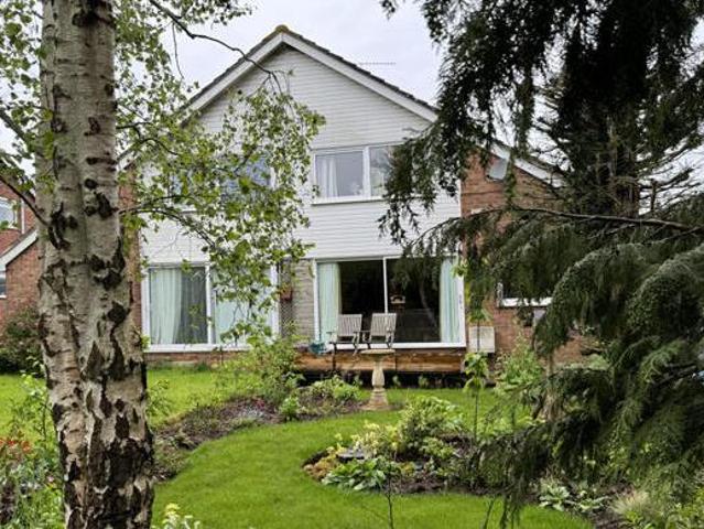 3 Bedroom Semi detached House For Sale In Thornbury
