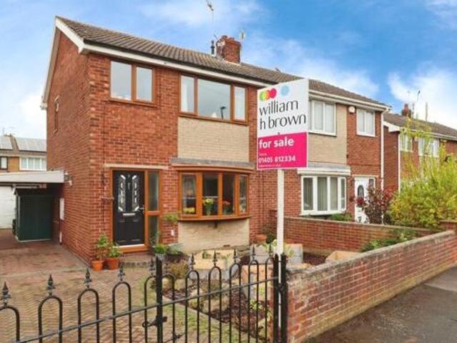 3 Bedroom Semi detached House For Sale In Thorne