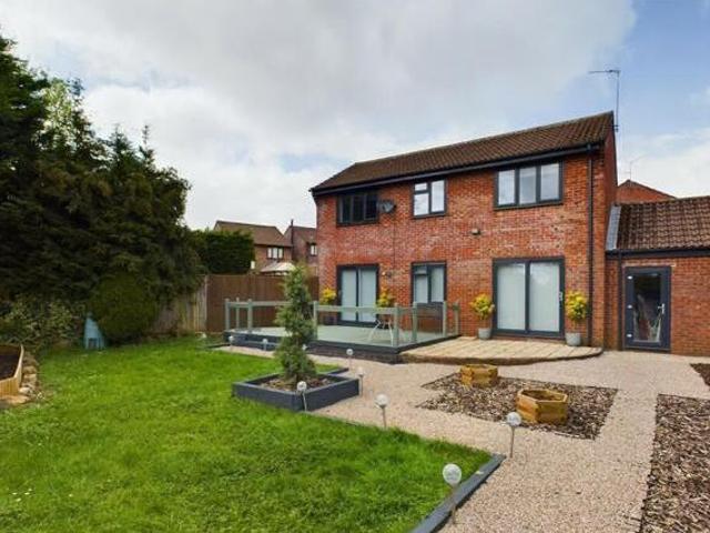 3 Bedroom Semi detached House For Sale In Thornhill