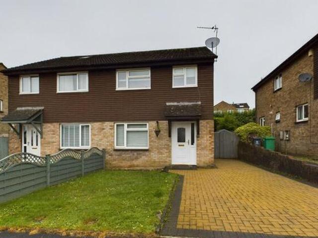 3 Bedroom Semi detached House For Sale In Thornhill