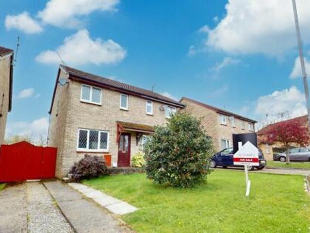 3 Bedroom Semi detached House For Sale In Thornhill