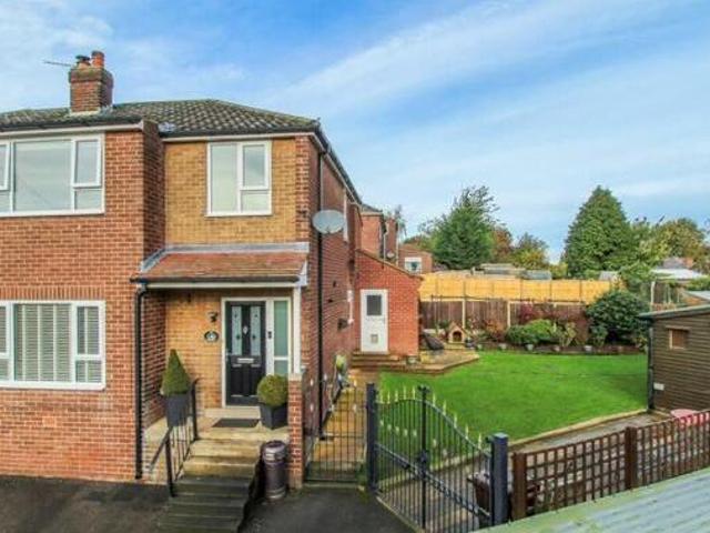 3 Bedroom Semi detached House For Sale In Thornhill
