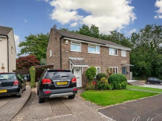 3 Bedroom Semi detached House For Sale In Thornhill