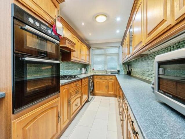 3 bedroom semi detached house for sale in Thornhill Road, Luton, LU4