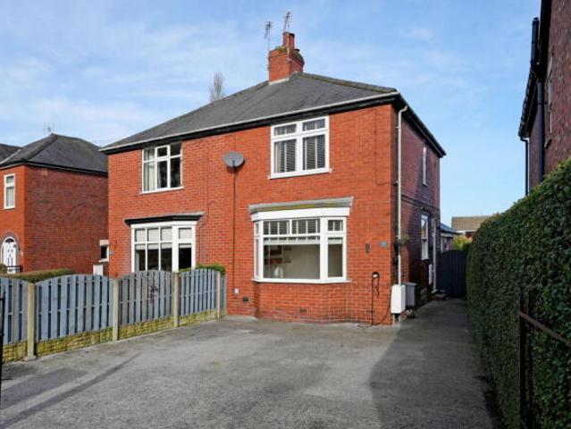 3 bedroom semi detached house for sale in Thorpe Road, Harthill, S26
