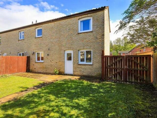3 bedroom semi detached house for sale in Thorpe Way, Cambridge, CB5