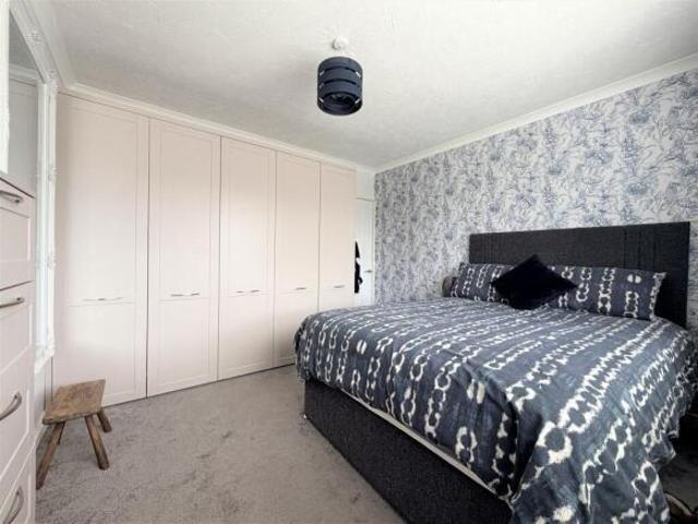 3 bedroom semi detached house for sale in Thackeray Road, Ipswich, Suffolk, IP1