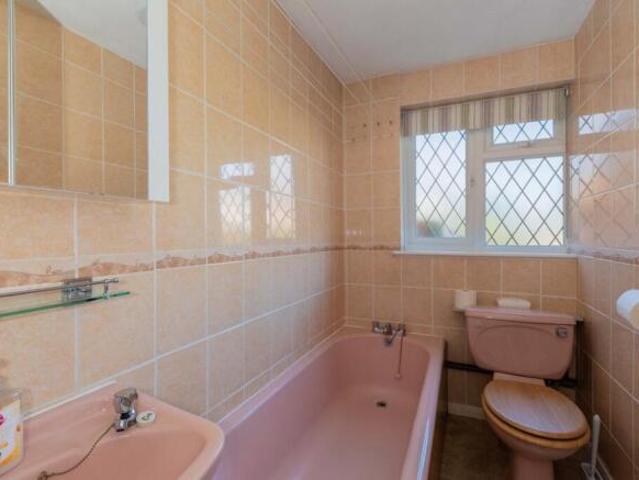 3 bedroom semi detached house for sale in Thames Road, Langley, SL3