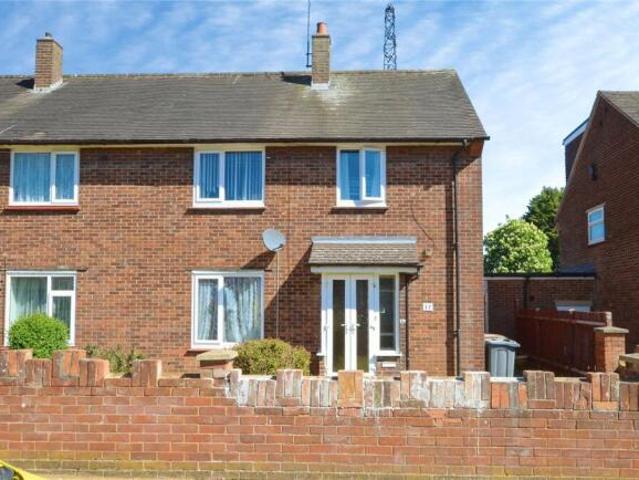 3 bedroom semi detached house for sale in The Grove, Luton, Bedfordshire, LU1