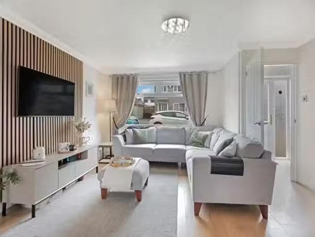 3 Bedroom Semi Detached House For Sale In The Spinney, Liberto.