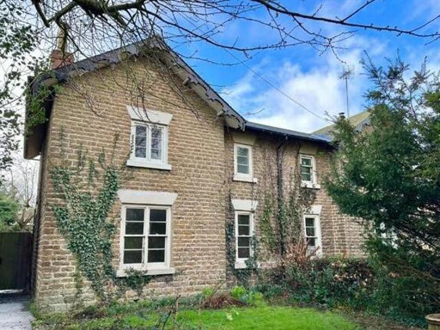 3 Bedroom Semi detached House For Sale In The Square, Terrington