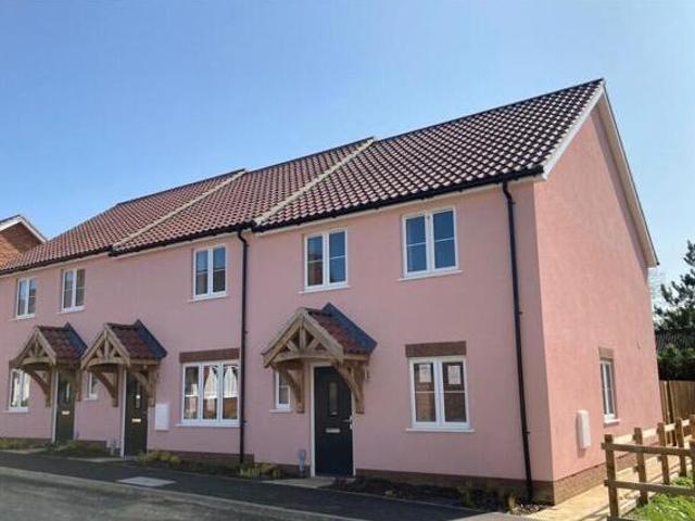 3 Bedroom Semi detached House For Sale In The Street, Woodton