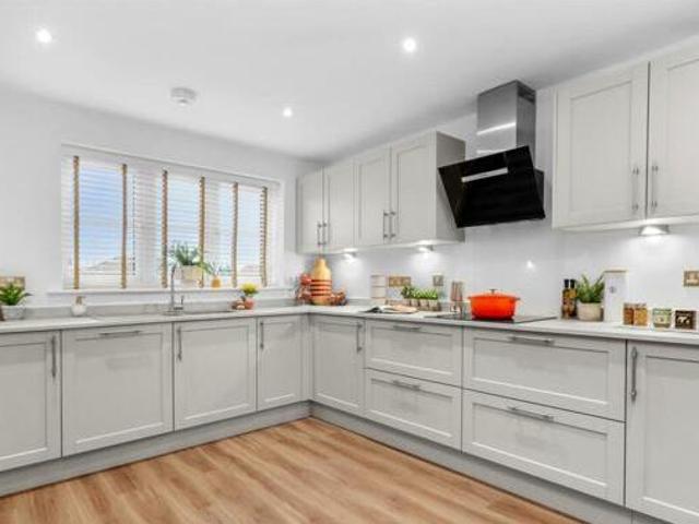 3 Bedroom Semi detached House For Sale In The Ridge