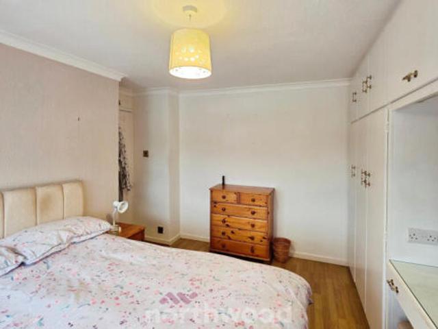 3 bedroom semi detached house for sale in Thellusson Avenue, Scawsby, Doncaster, DN5