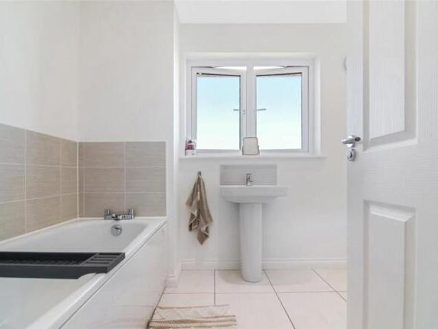 3 bedroom semi detached house for sale in Thistledown Drive, GLASGOW, Lanarkshire, G72