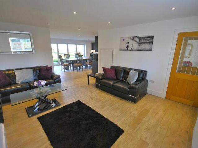 3 bedroom semi detached house for sale in Tickhill Road, Loversall, Doncaster, DN11
