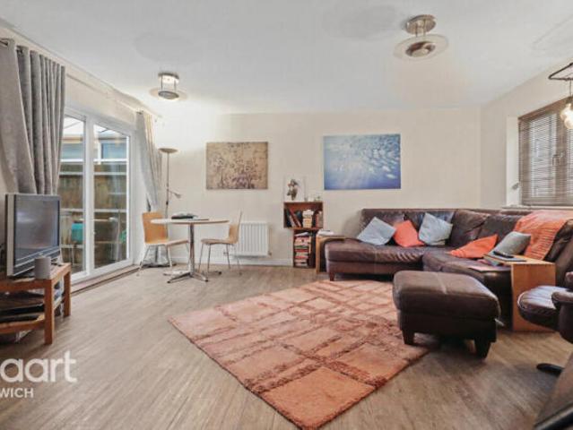 3 bedroom semi detached house for sale in Titan Court, Ipswich, IP1