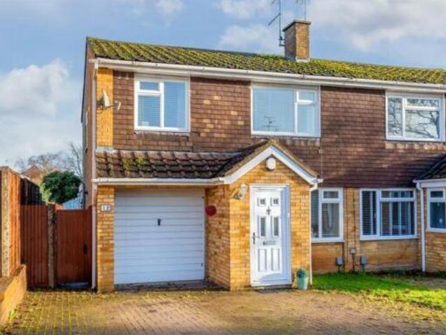 3 Bedroom Semi detached House For Sale In Toddington, Bedfordshire