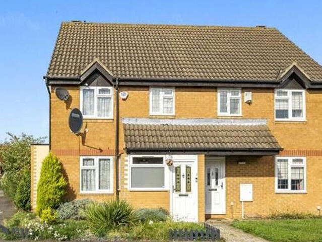 3 Bedroom Semi detached House For Sale In Toddington, Bedfordshire