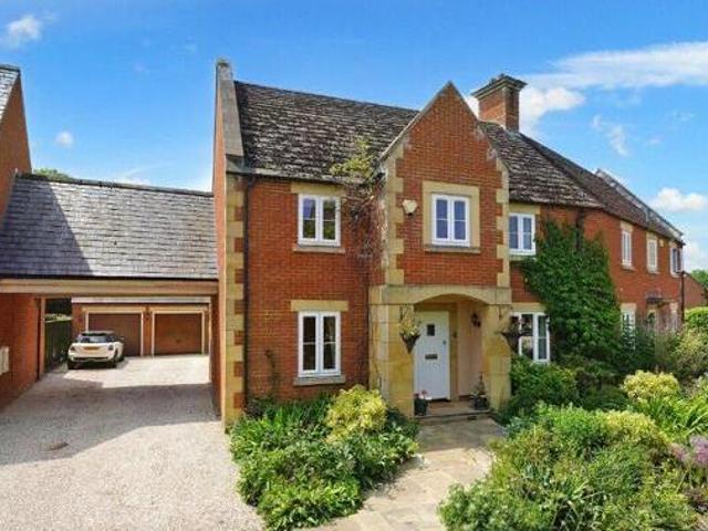 3 Bedroom Semi detached House For Sale In Toddington, Gloucestershire