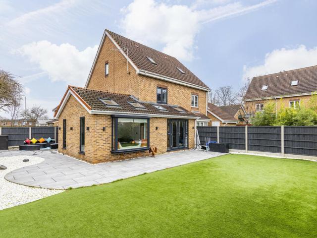 3 bedroom semi detached house for sale in Topliff Road, Nottingham, NG9