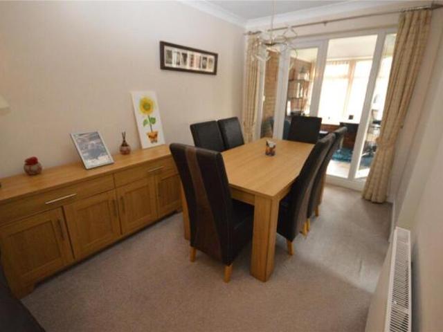 3 bedroom semi detached house for sale in Torquay Drive, Luton, Bedfordshire, LU4