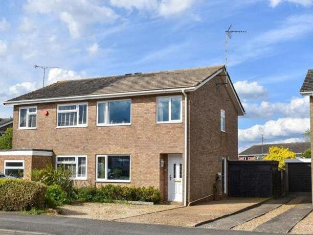3 Bedroom Semi detached House For Sale In Towcester
