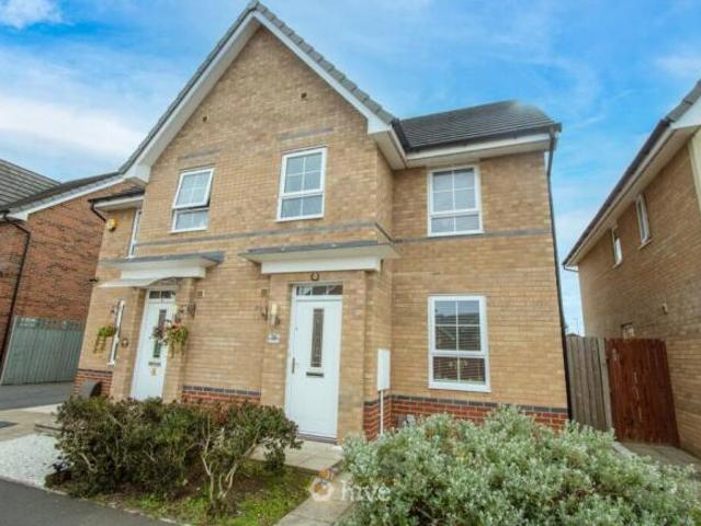 3 bedroom semi detached house for sale in Town End Drive, Belle Vue, Doncaster, DN4