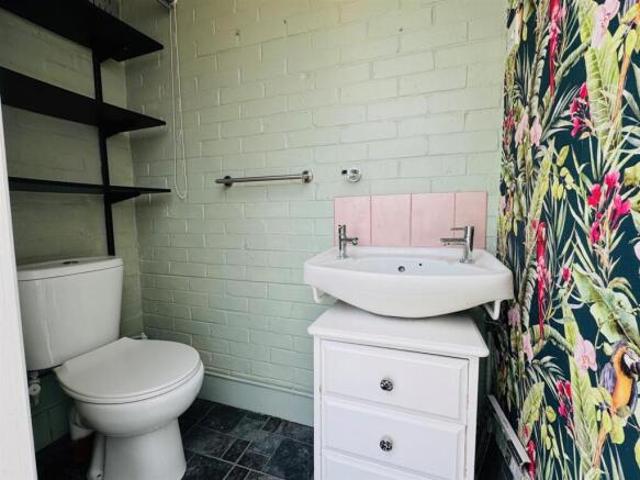 3 bedroom semi detached house for sale in Tranmere Grove, Ipswich, IP1