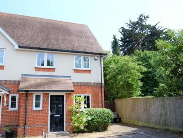 3 Bedroom Semi detached House For Sale In Twyford, Berkshire