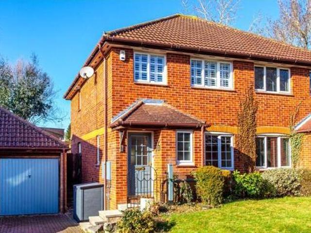 3 Bedroom Semi detached House For Sale In Twyford, Berkshire