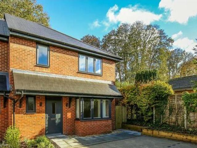 3 Bedroom Semi detached House For Sale In Twyford