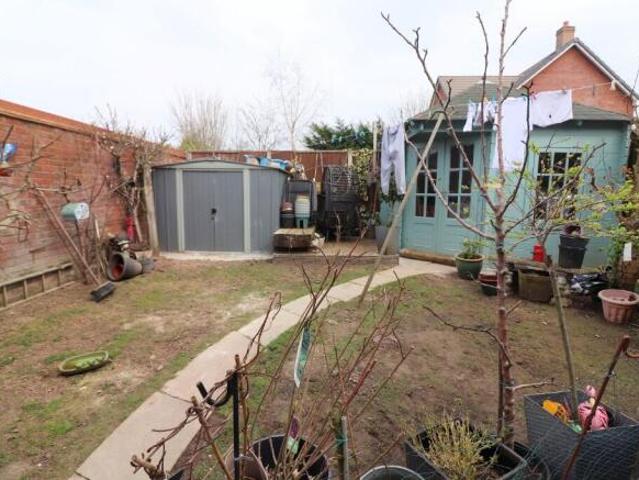 3 bedroom semi detached house for sale in Turnpike Drive, Luton, Bedfordshire, LU3 3RB, LU3