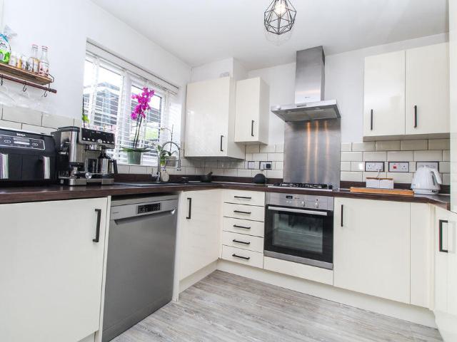 3 bedroom semi detached house for sale in Turnpike Gardens, Bedford, MK42