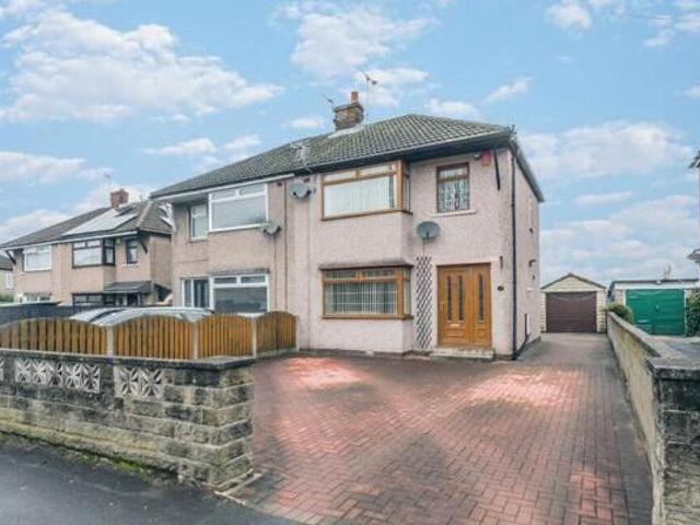 3 Bedroom Semi detached House For Sale In Tyersal, Bradford
