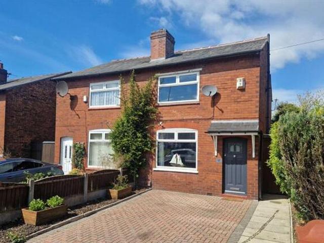 3 Bedroom Semi detached House For Sale In Tyldesley, Manchester